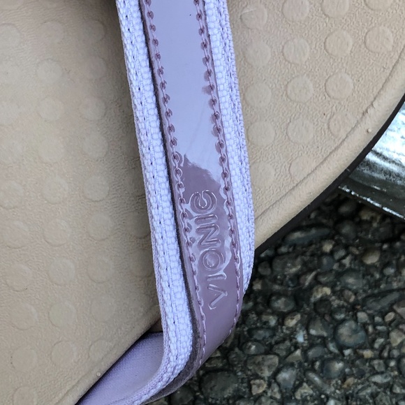 Vionic | Shoes | Vionic Lavender Purple Toe Post Sandals Flip Flops ...